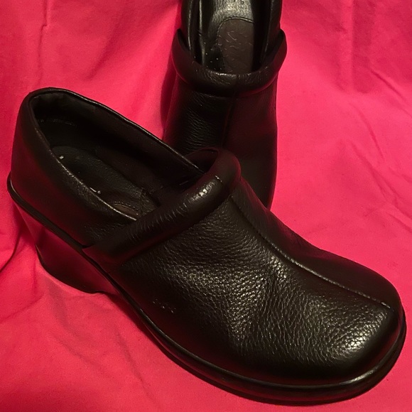 boc | Shoes | Boc Pebble Leather Bootie Shoes 22 Heel | Poshmark